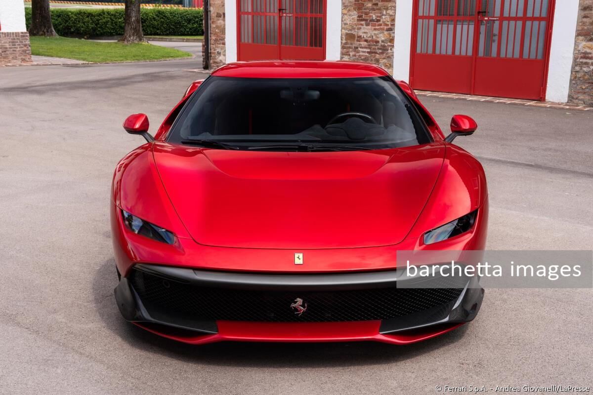 Ferrari One Off SP38 / barchetta / MediaCenter.PLUS