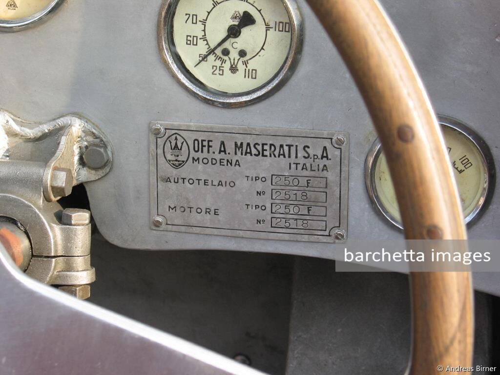 Chassis number plate of Maserati 250 F #2518 / barchetta / MediaCenter.PLUS